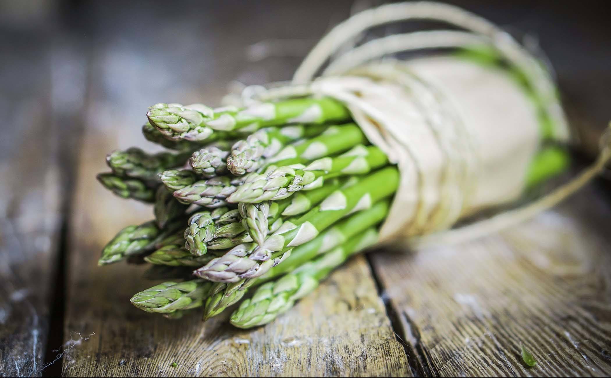 Spring into Flavor with Organic Asparagus! - Oliver's Markets